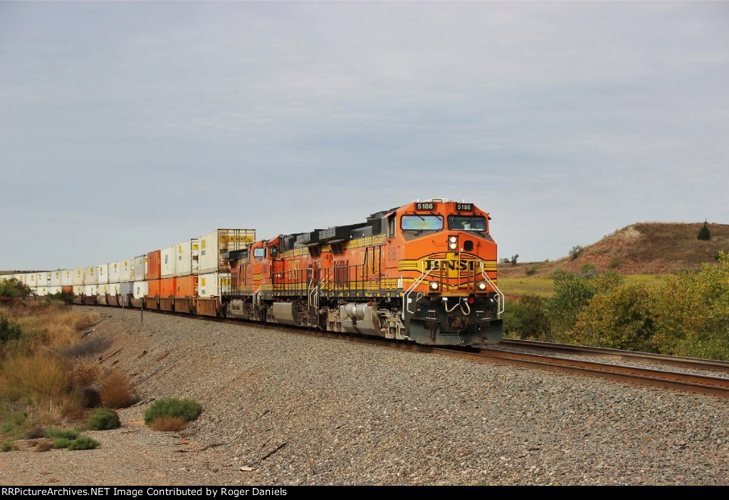 BNSF 5186